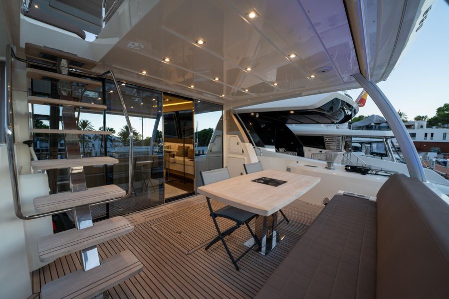 Yacht GOOD TIMES, Jeanneau | CHARTERWORLD Luxury Superyacht Charters